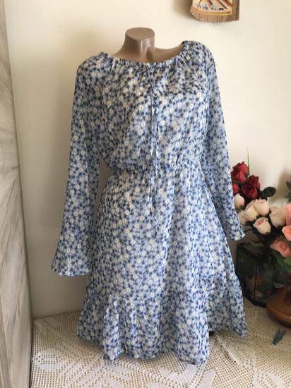 Esmara svetlo plava beli cvetici M/L