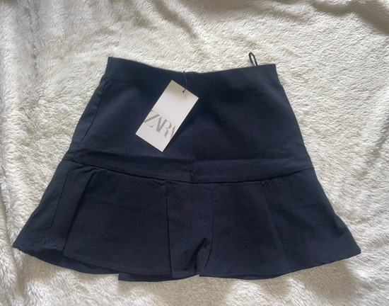 Zara suknja sa postavom sortsa broj 32