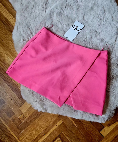    Pink ZARA skort sa ETIKETOM