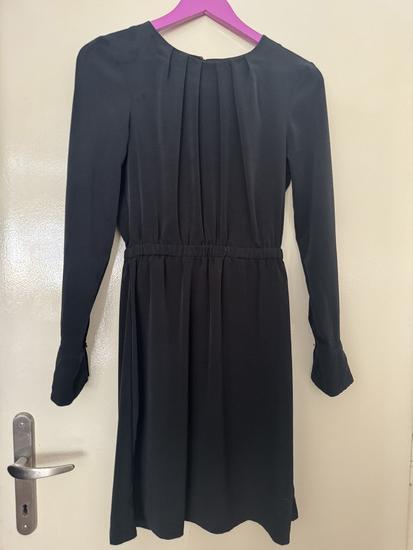 Crna elegantna haljina koja Vam je potrebna