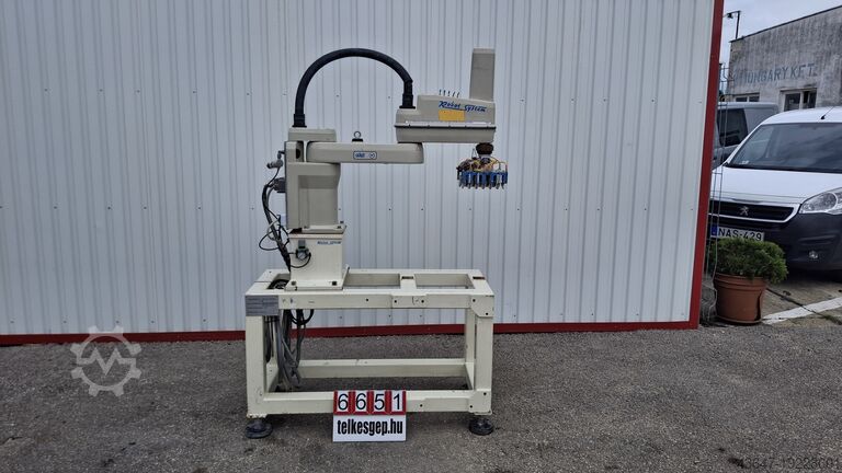 Industrijski robot, Adept Robot Sistem
Adept Cobra 800