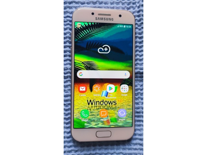 Samsung Galaxy A3 (2017) (procitaj opis ,SNIZENA CENA