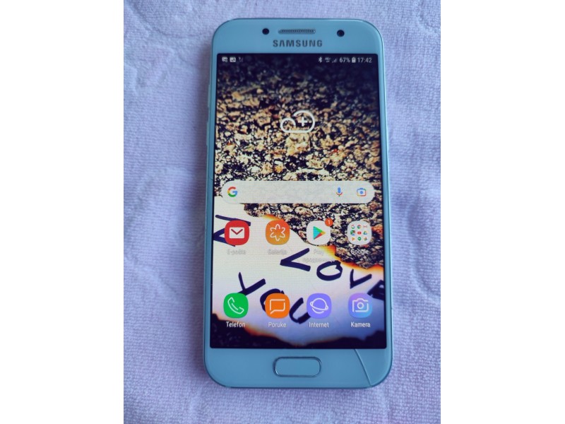 Samsung Galaxy A3 (2017) (procitaj opis ,SNIZENA CENA