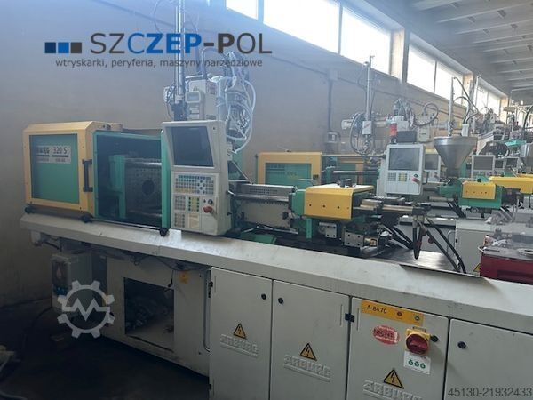 Mašina za brizganje plastike
Arburg 320S 500-60