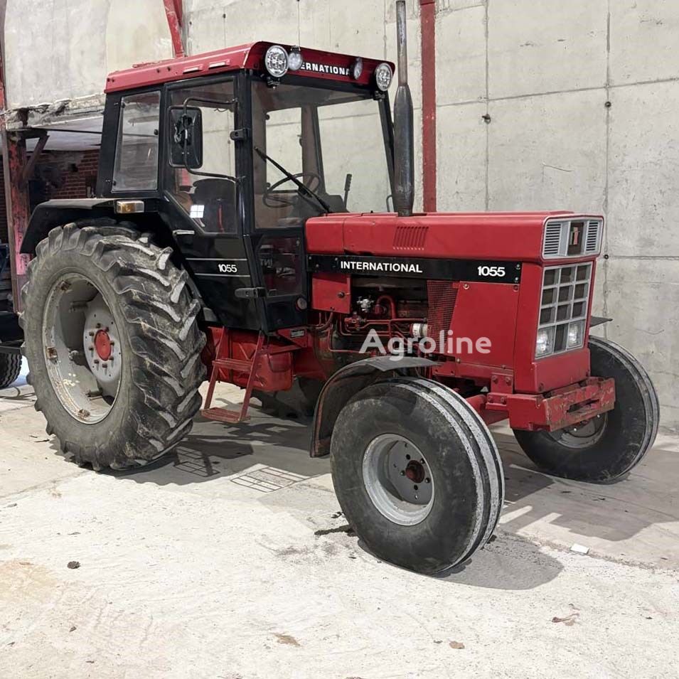 Prodaje se International 1055 traktor točkaš na aukciji