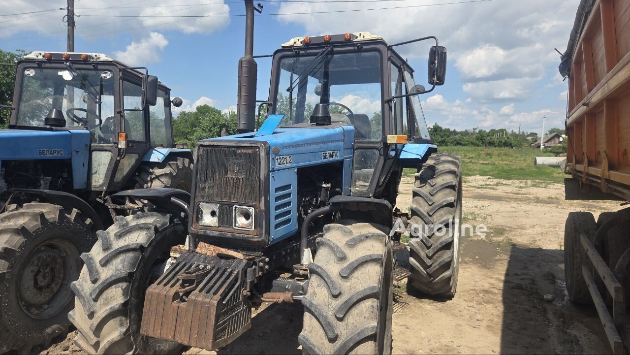 MTZ Belarus 1221 traktor točkaš
