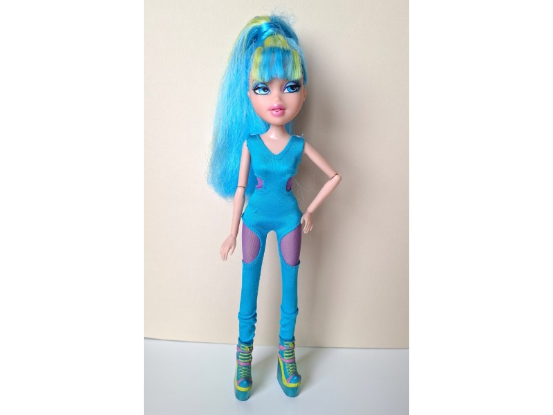 Bratz Action Heroez Cloe