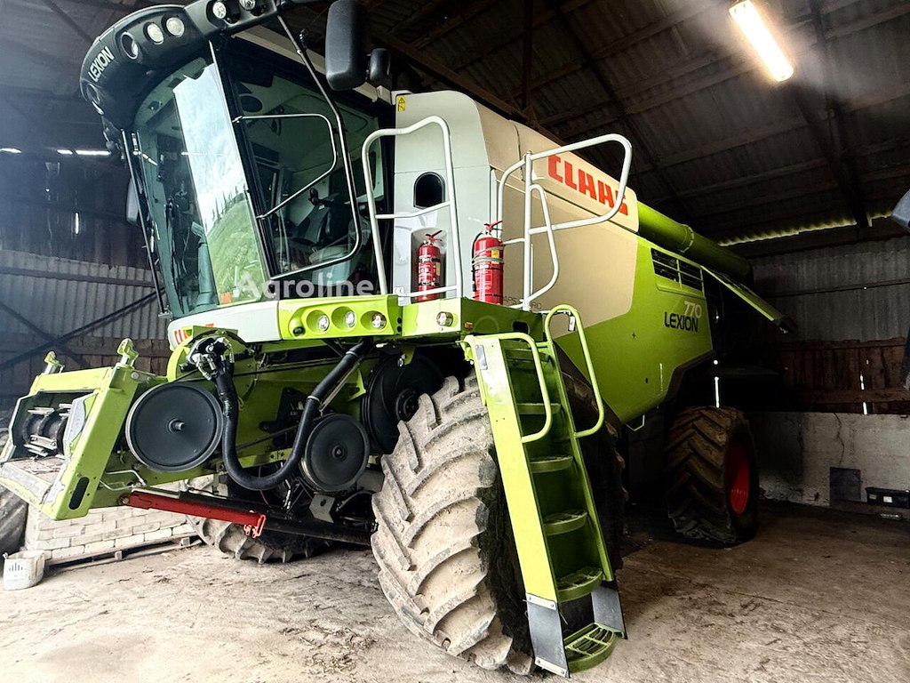 Claas LEXION 770 + Vario V930, only 1143 hours kombajn za žito