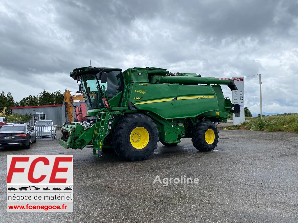 John Deere T560i Hill/Master /1er Main kombajn za žito nakon udesa
