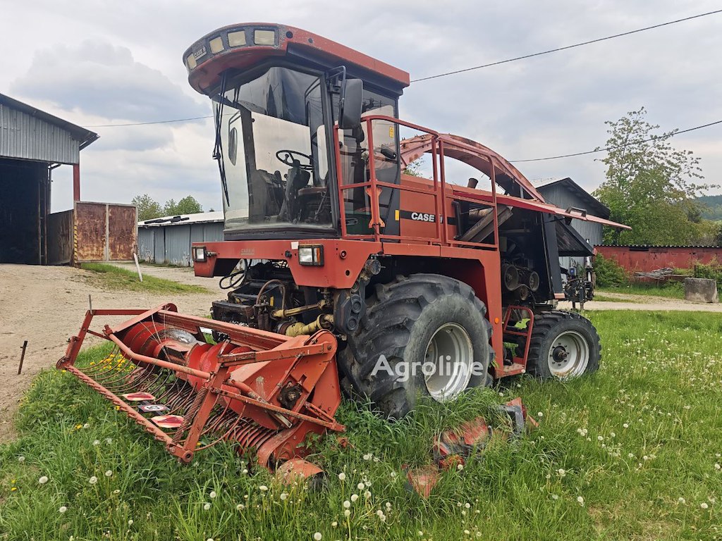 Case IH 6900 krmni kombajn