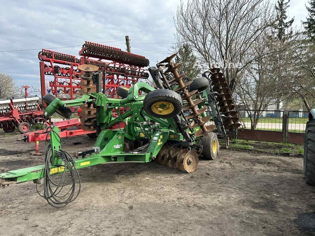 John Deere 2623 tanjirača