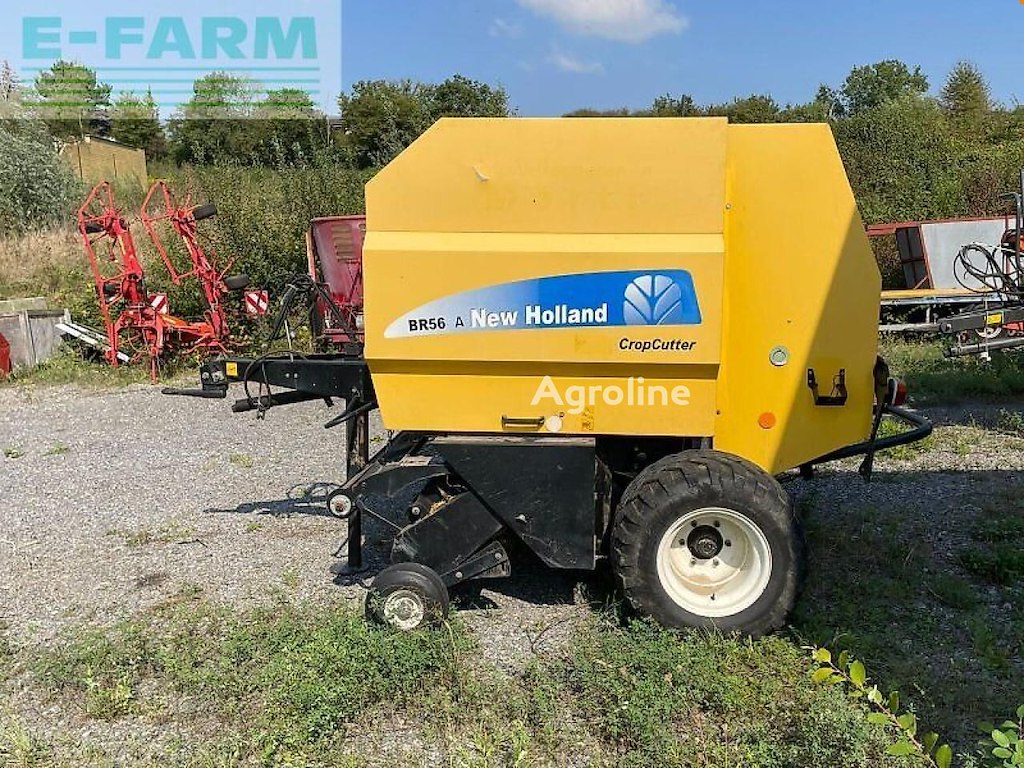 New Holland br 560 a balirka za četvrtaste bale