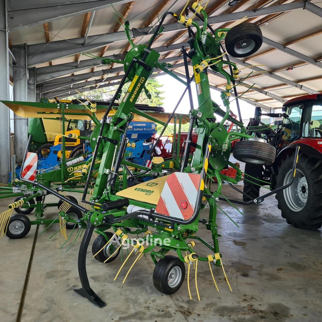 Novi Krone VENDRO 680 prevrtač sena