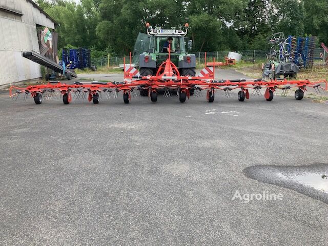 Kuhn GF 10803 prevrtač sena