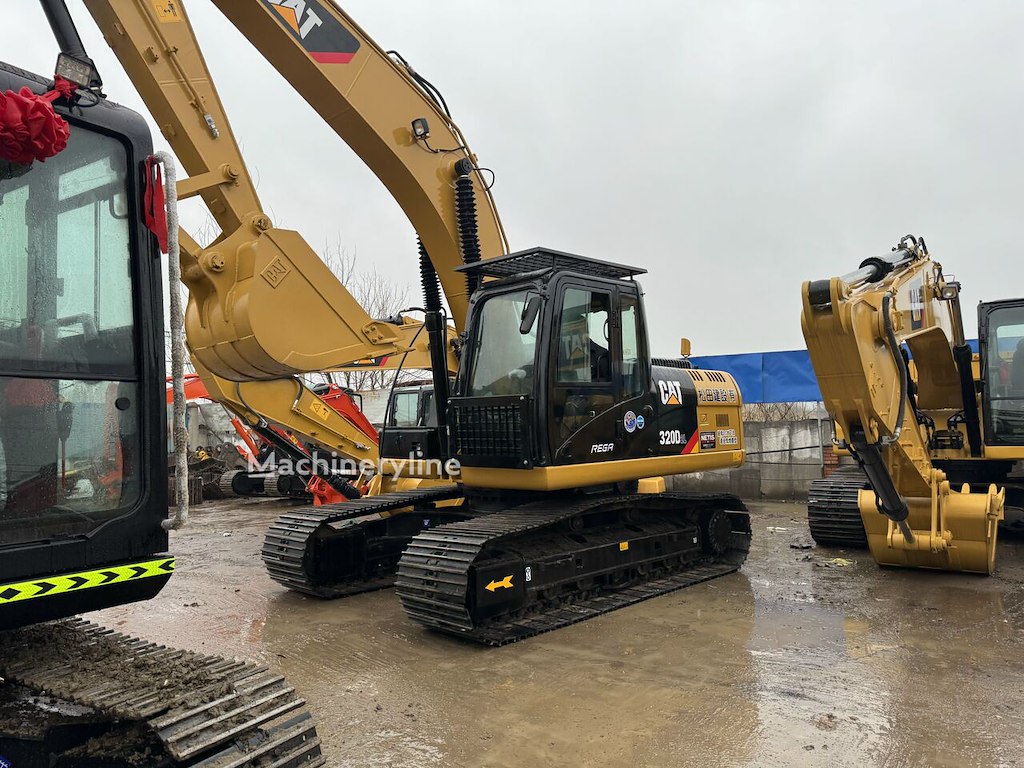 Caterpillar 320D2L bager guseničar