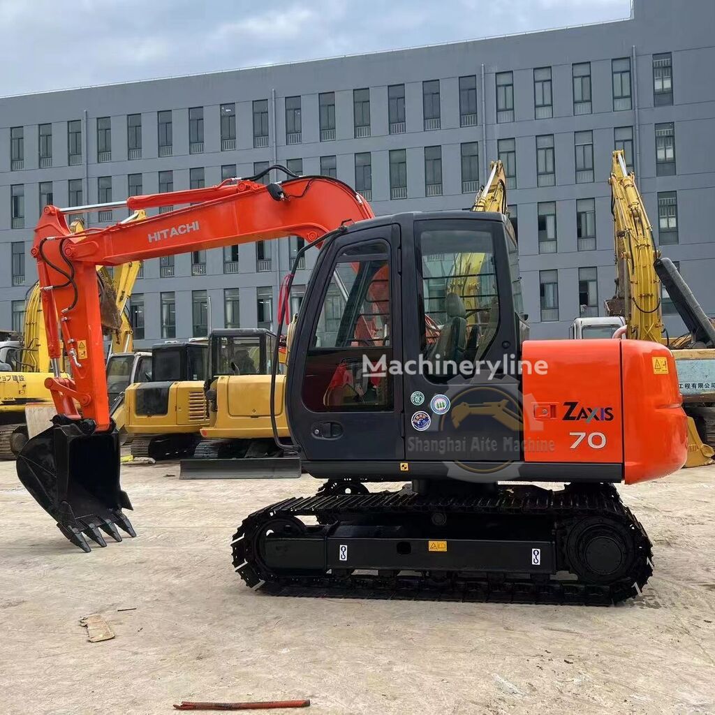 Hitachi ZX70 midi bager