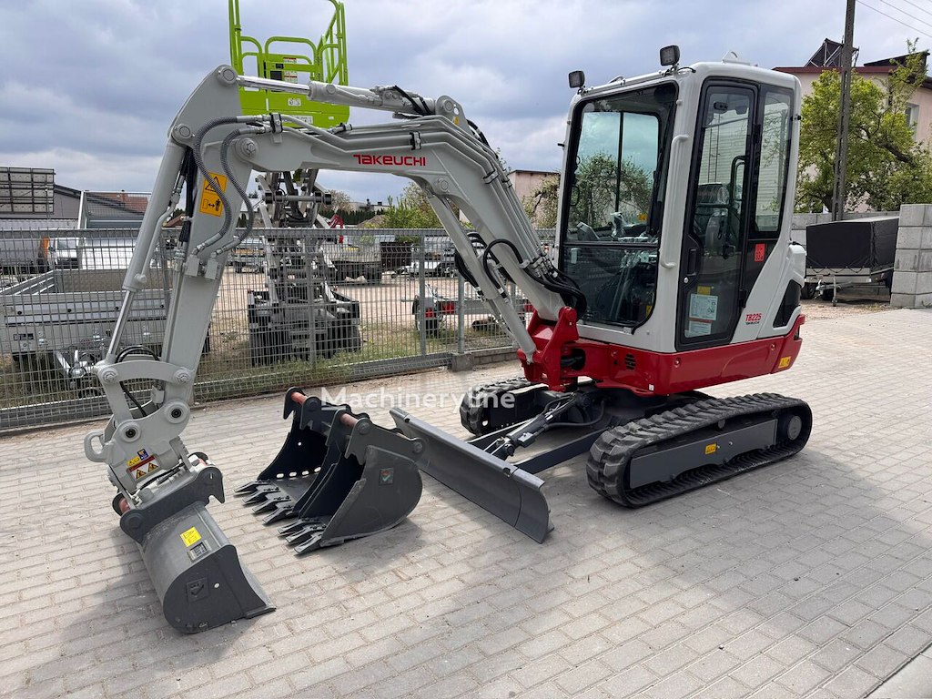 Novi Takeuchi TB225 V3 mini bager