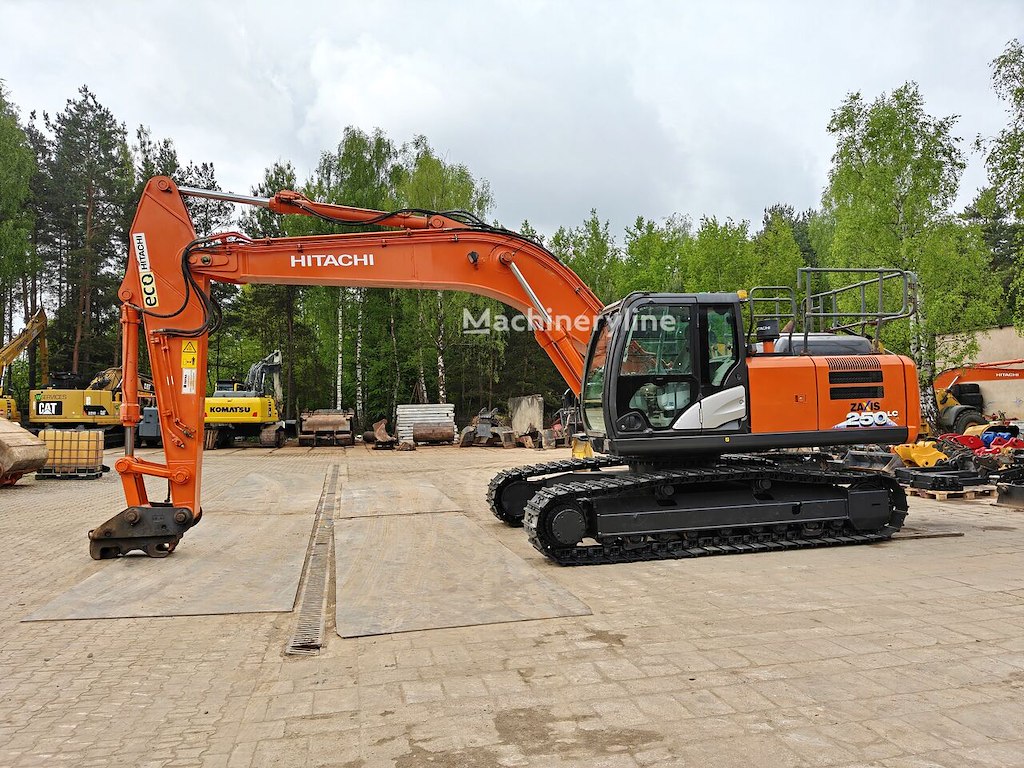 Hitachi ZX250 bager guseničar