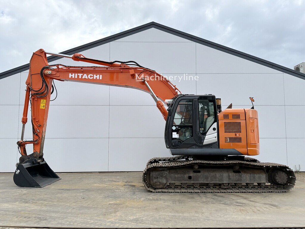 Hitachi ZX225USLC-5B bager guseničar