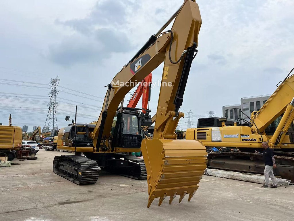 Caterpillar 320D2L bager guseničar