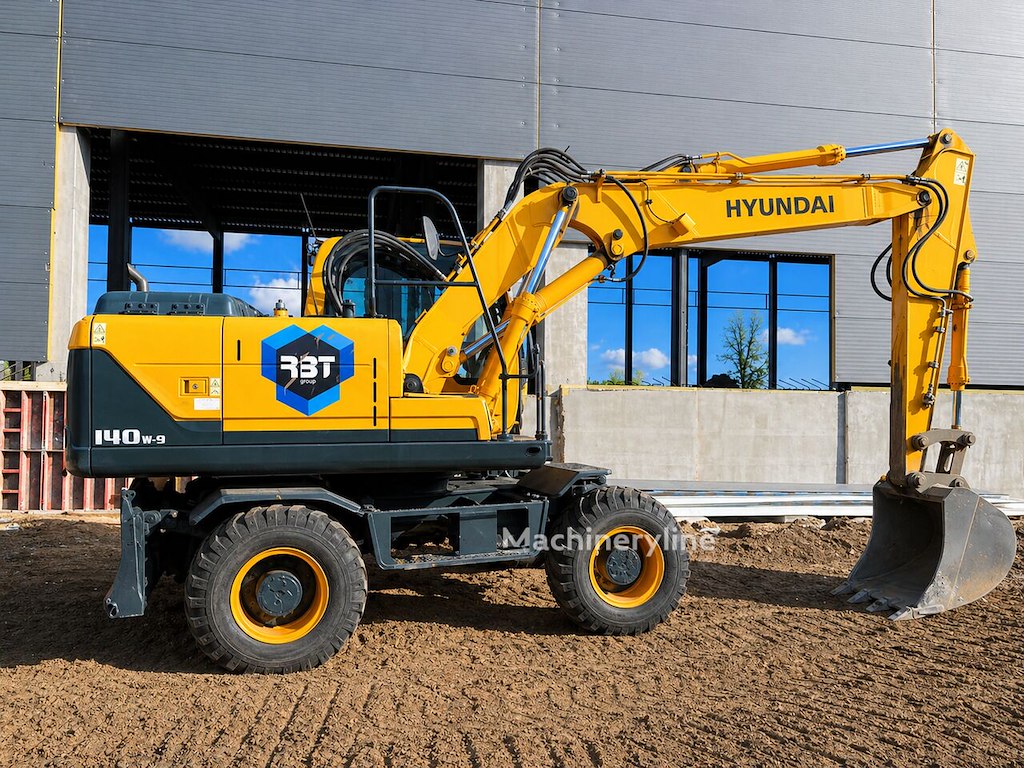 Izdajem Hyundai Robex 140 bager točkaš