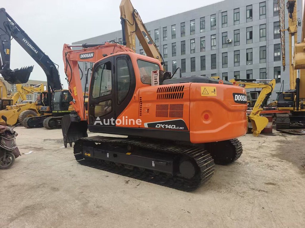 Doosan DX140LC-9C bager guseničar