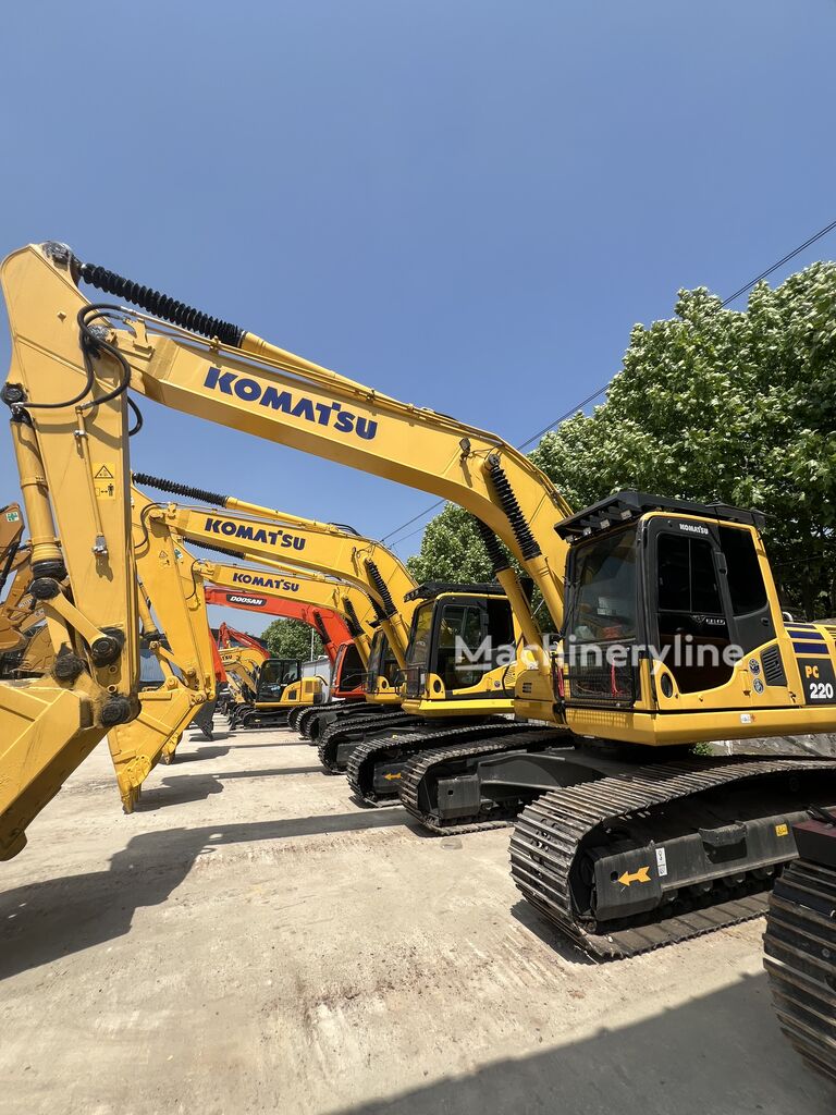 Komatsu PC220-8 bager guseničar