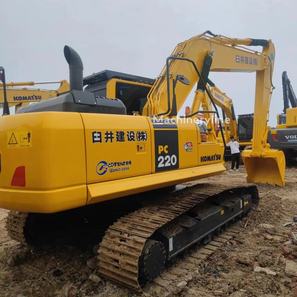 Komatsu PC220-8 bager guseničar