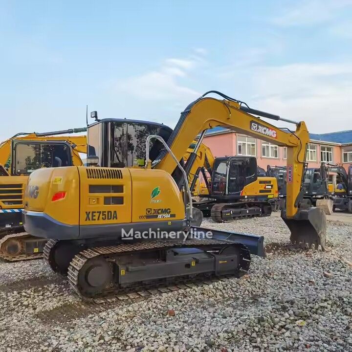 XCMG XE75DA midi bager