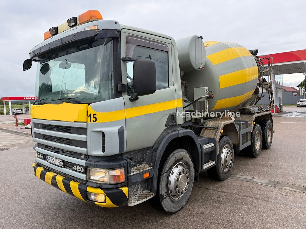 Scania P124 kamion s mešalicom za beton