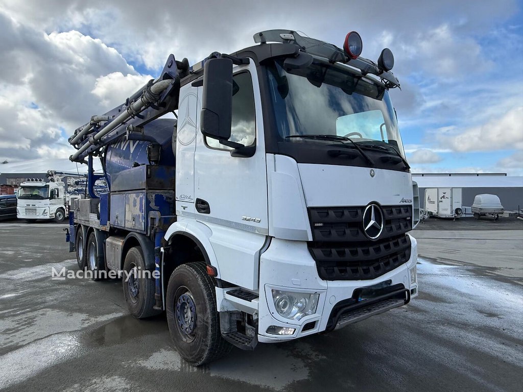 Schwing 26mtr na šasiji Mercedes-Benz Arocs 3243 pumpa za beton
