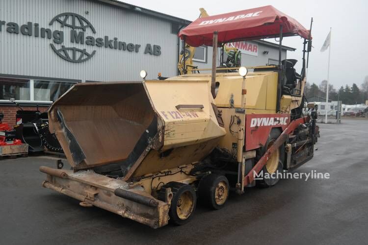 Dynapack F121 4WD asfaltni finišer točkaš