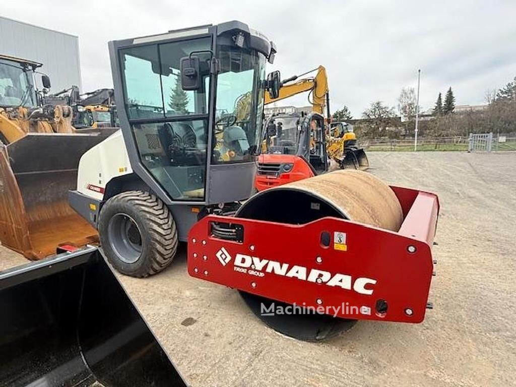 Dynapac CA1400 D kompaktor s jednim valjkom