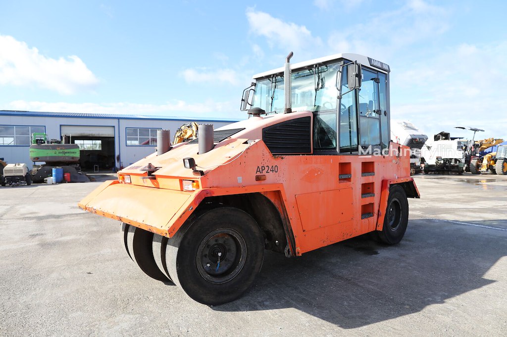 Ammann AP 240 pneumatski valjak