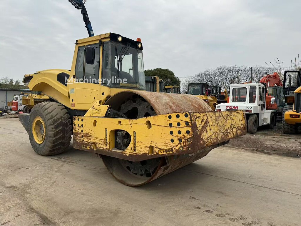 BOMAG BW226D-4 kompaktor s jednim valjkom