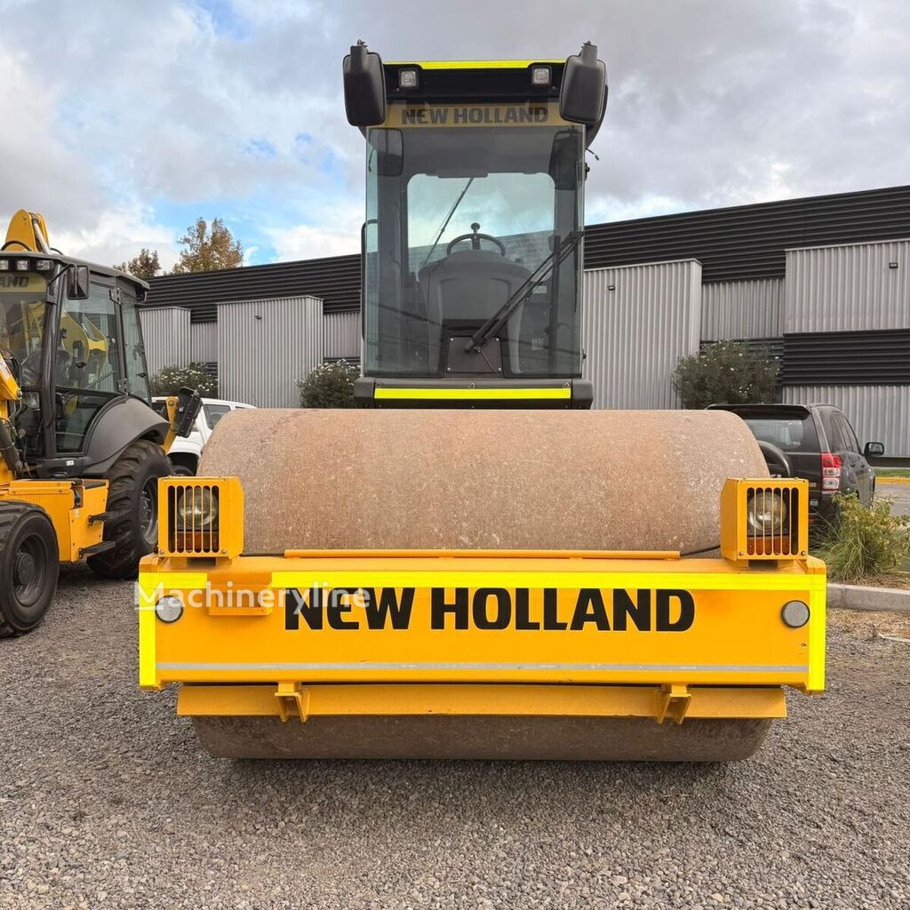 New Holland V110PD kompaktor s jednim valjkom