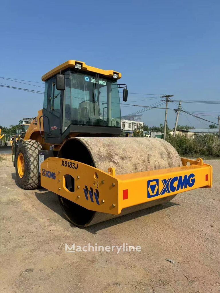 XCMG XS183J kompaktor s jednim valjkom