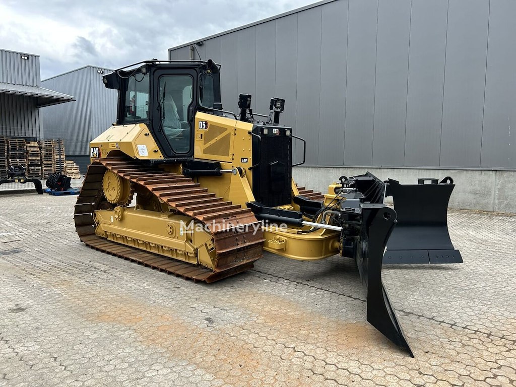 Caterpillar D5-17VP buldožer