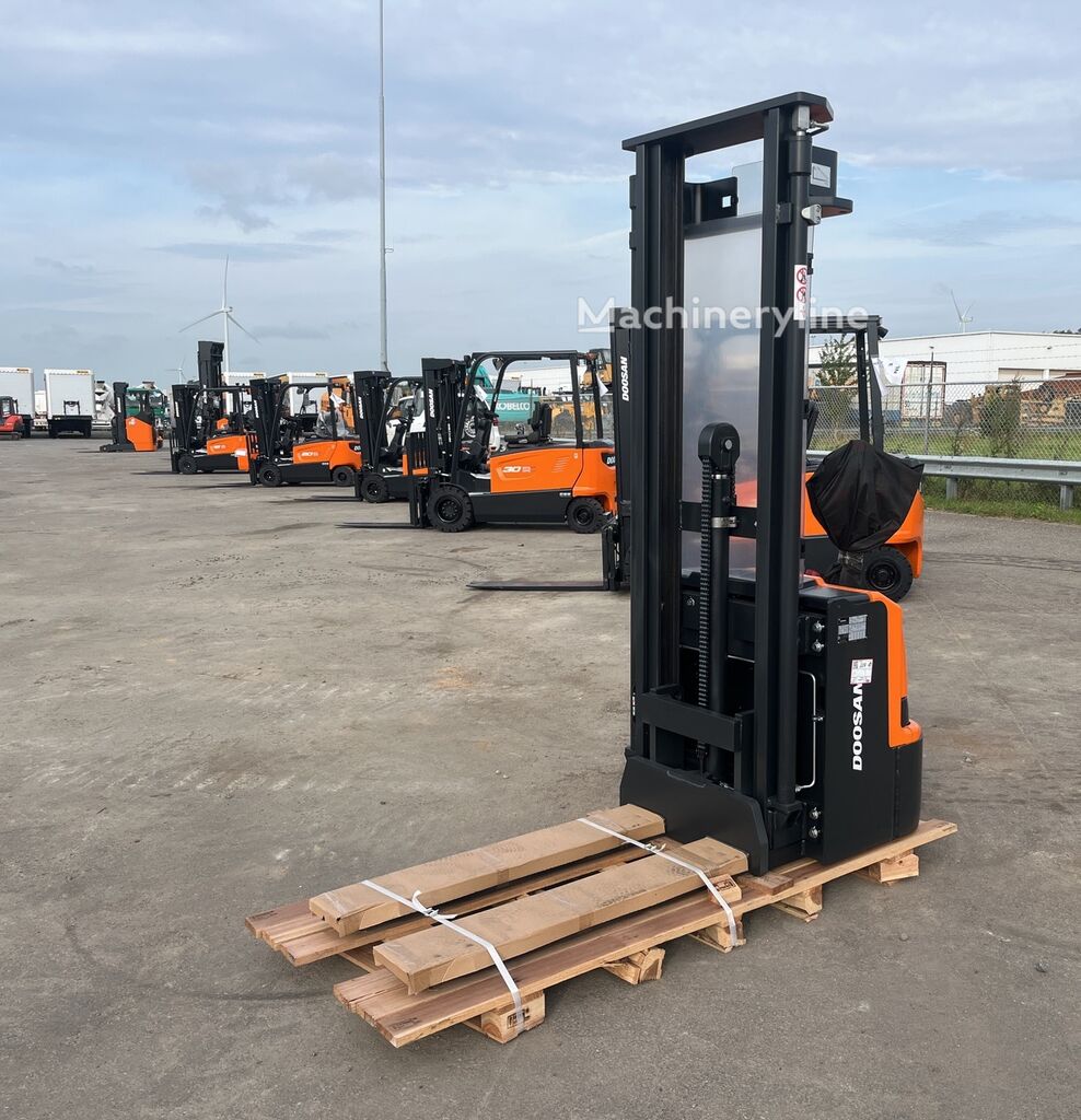 Novi Doosan BSL16N paletni viljuškar
