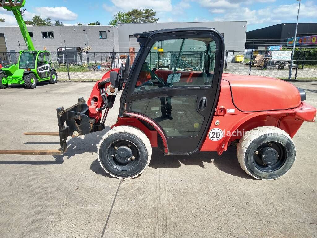 JCB 520-40 4WS (143) teleskopski utovarivač