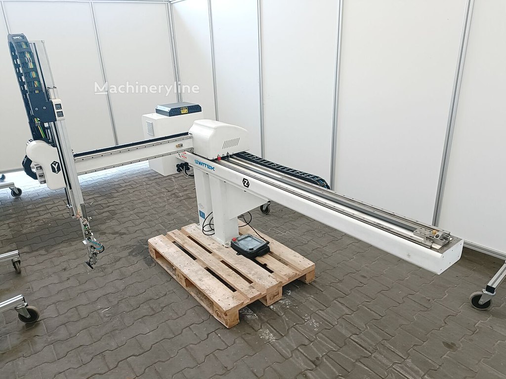 Switek SW6308DS robot serwo trójosiowy mašina za brizganje plastike