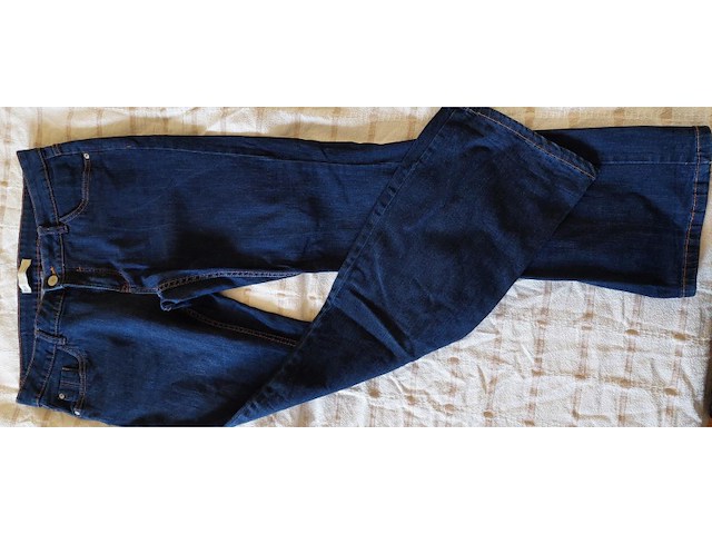 Nove teget farmerke CKH denim 42