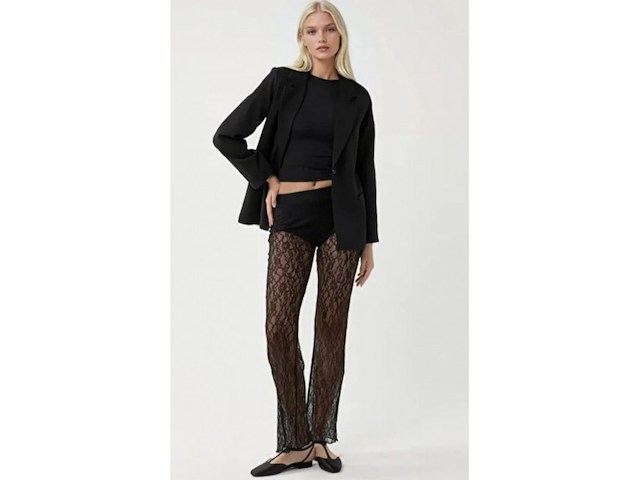 SHEIN Crne Čipkane Pantalone sa Šortsem (Petite XS)