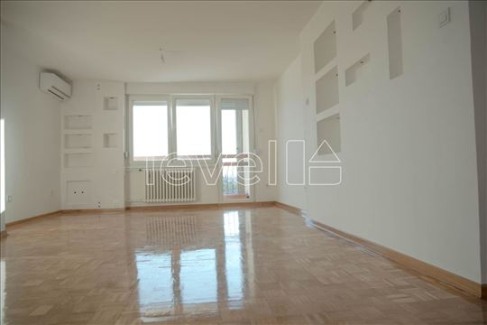Stan,Novi Sad,Liman 4,kv: 78.00