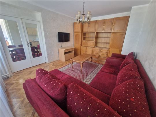 Trosoban stan, 70 m², Bulevar oslobođenja, 2.sprat