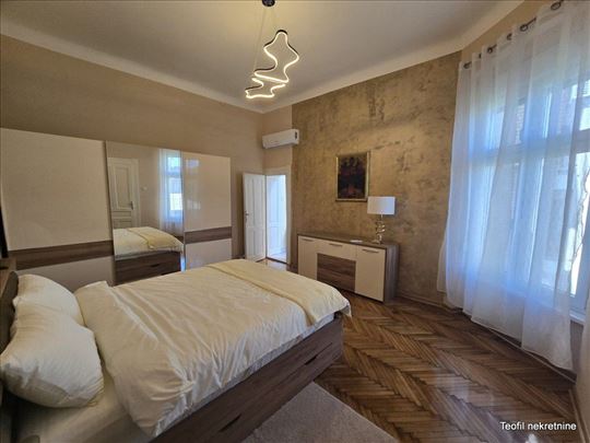 Dorćol, renoviran, 3.5, 71(L), namešten, useljiv