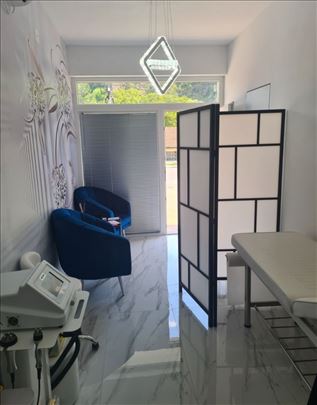 Hitna prodaja opreme za salon
