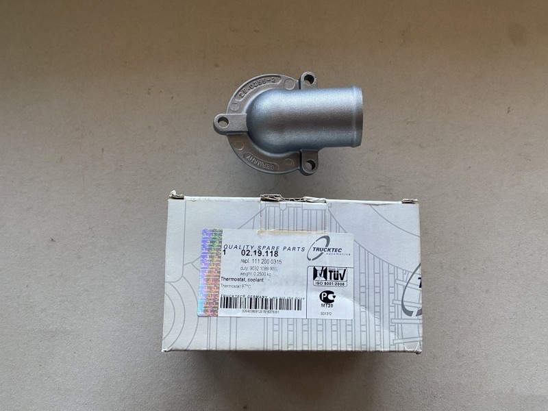 Mercedes C-E klasa Termostat motora - novo -