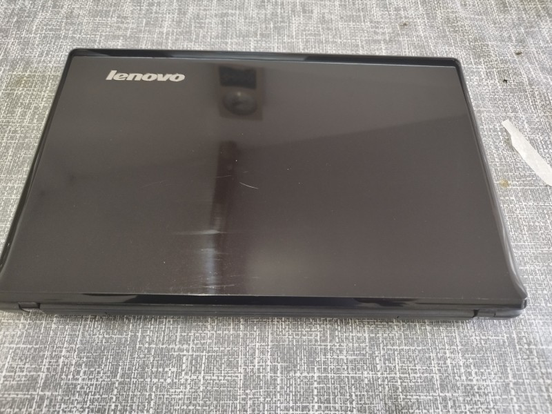 Lenovo V 570