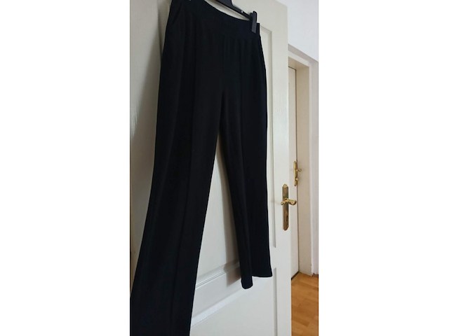 kvalitetne pantalone crne boje vel.46
